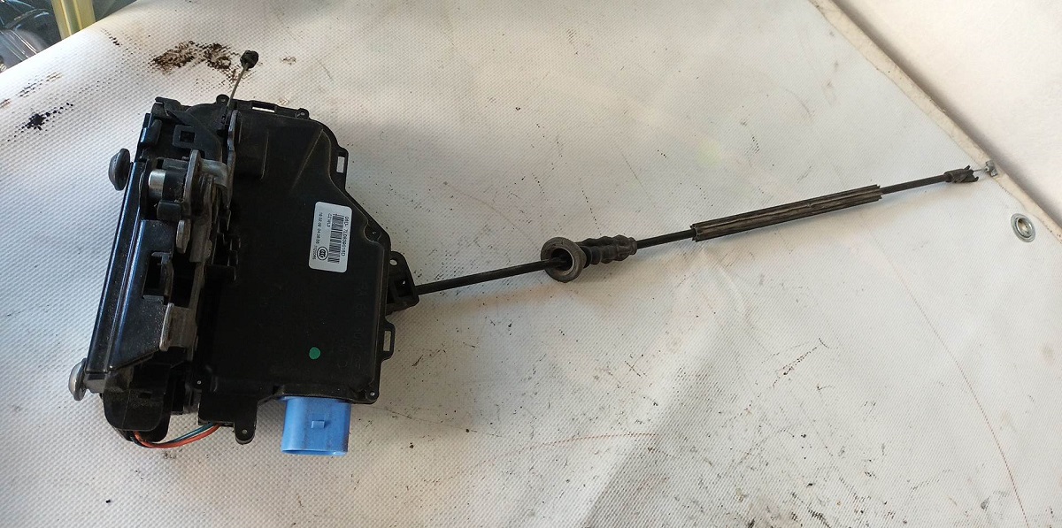 SKODA OCTAVIA 5 2004-2008, 2008-2013 ΗΛΕΚΤΡΟΜΑΓΝΗΤΙΚΗ ΚΛΕΙΔΑΡΙΑ ΠΙΣΩ ...