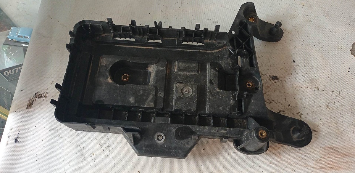 VW GOLF VI 2008-2013 ΒΑΣΗ ΜΠΑΤΑΡΙΑΣ 1K0915333 - Partscoop ...